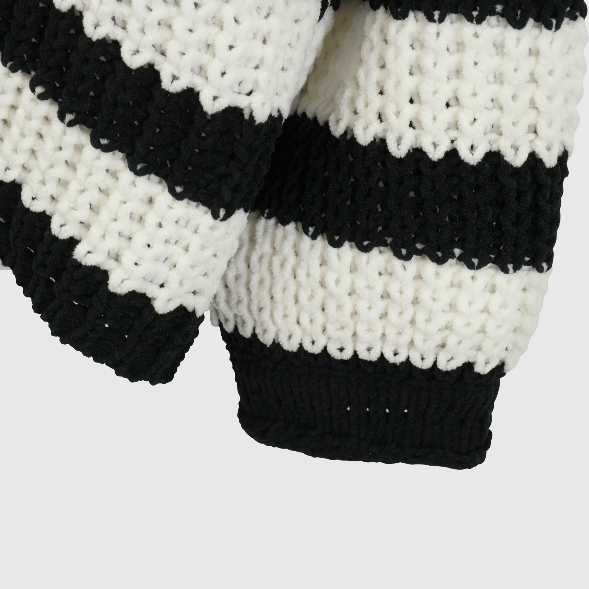 Sweater Negro Rayas - Colloky Chile